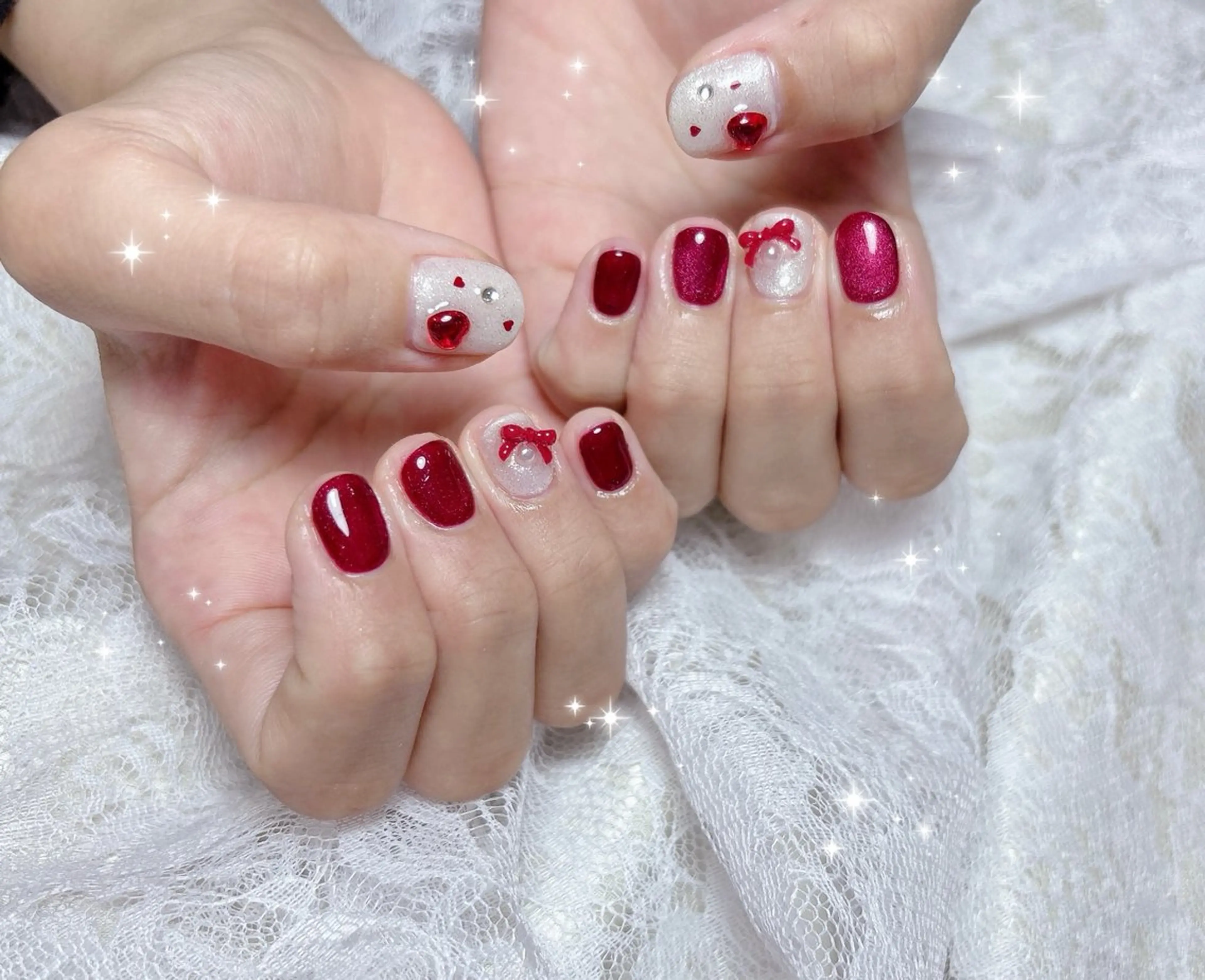 赤ネイル 8600円(マグネット、カラー追加、パーツ)｜FLARE NAIL フレアネイル(FLARE NAIL所属)のネイルデザイン・アート ...