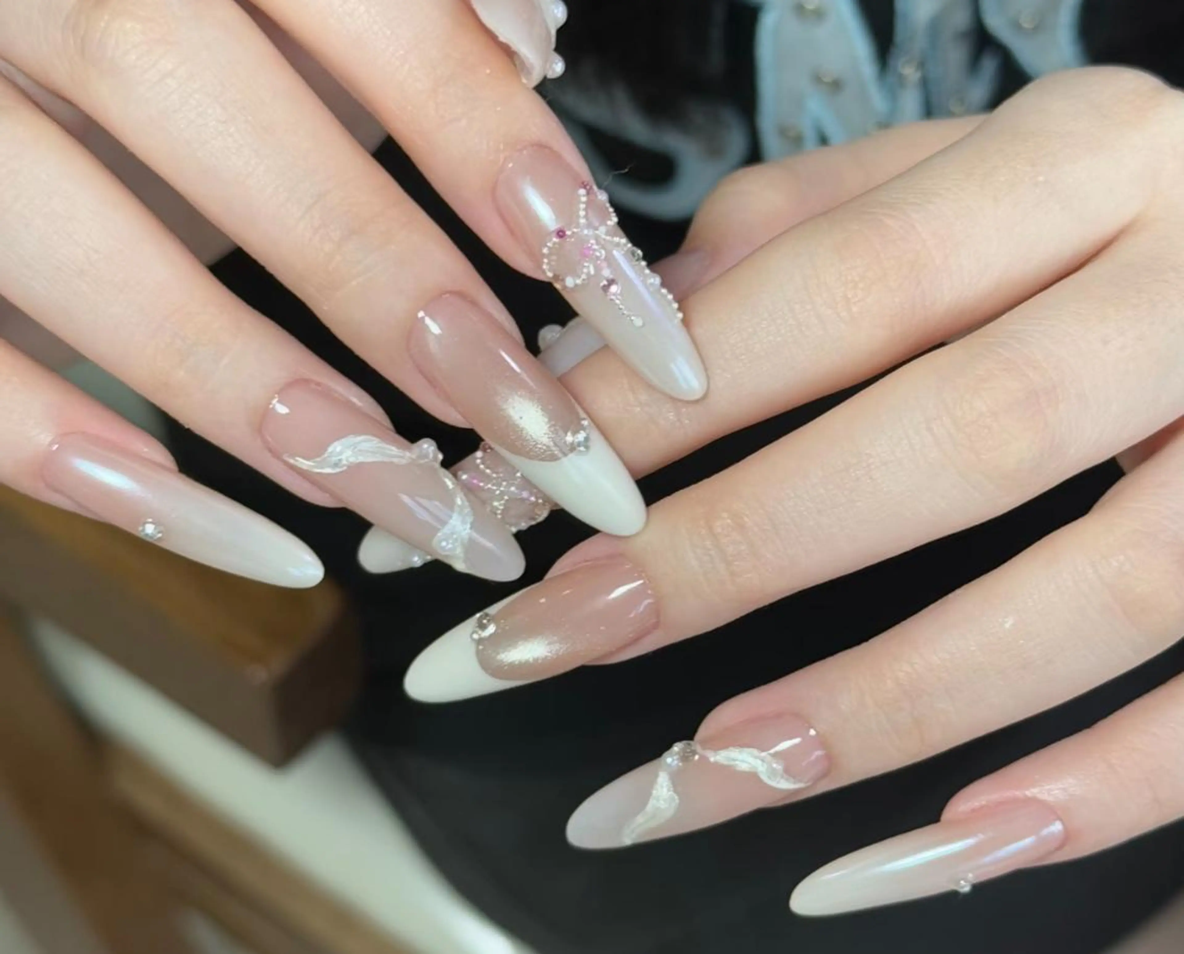 ア ヤカ(Pure&Rich Nail Salon所属)のネイルデザイン・アート(20250921220334)｜ミニモ
