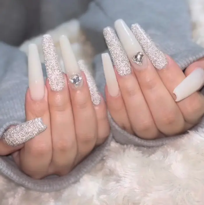 Meley KANON(Meley nail所属)のネイルサロン・ネイリスト情報｜ミニモ