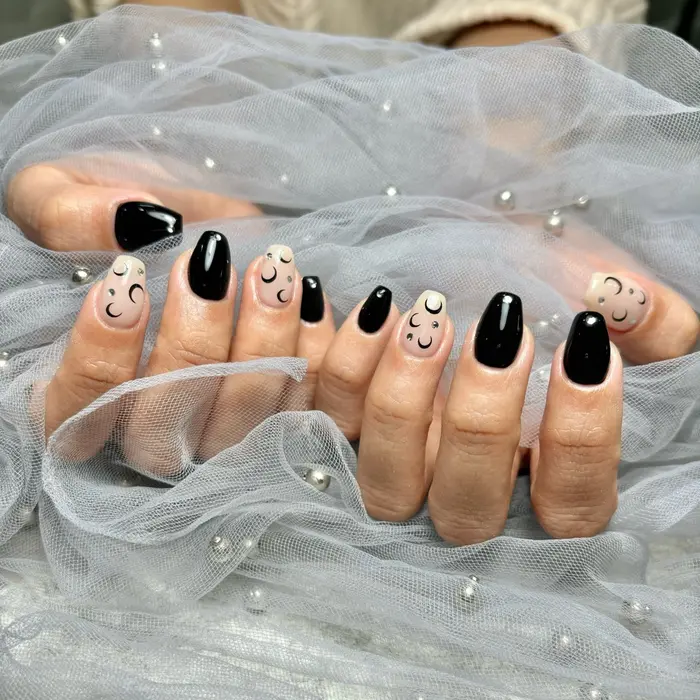 人気のムーンネイル .·｜JUN NAIL io(JUN NAIL所属)のネイルデザイン・アート(20241203121730)｜ミニモ