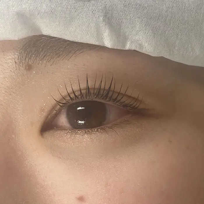 eyenico梅田 畑(eyenico梅田店所属)のマツエクサロン・アイデザイナー情報｜ミニモ