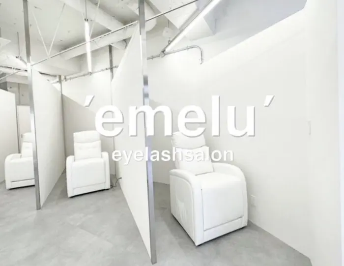 emelu 山本(emelu eyelash 阪急塚口店所属)のメニュー｜ミニモ