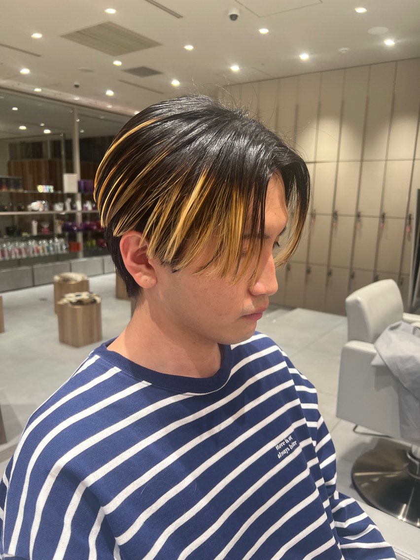 【センターパート】2024年春人気のセンターパートのヘアスタイル・髪型カタログ｜ミニモ