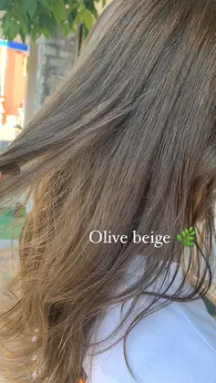【オリーブベージュ】2024年春人気のオリーブベージュのヘアカラー・髪色カタログ｜ミニモ