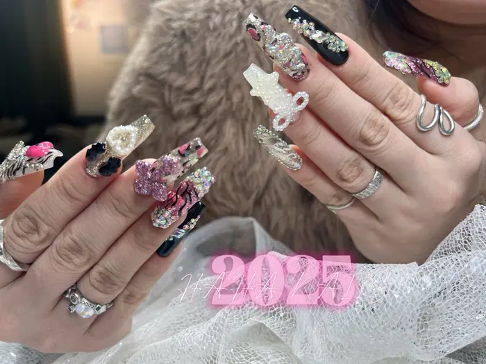 HAHA NAILS SEII(HAHAネイル所属)のネイルデザイン(20241231175440)｜ミニモ